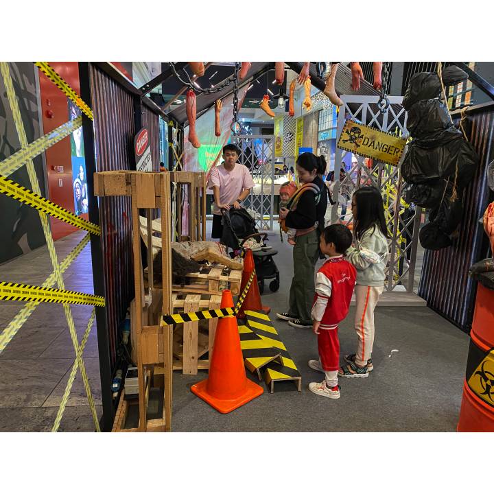 SG Largest Scary Halloween Decor Rental Platform - Dead or Alive Half ...