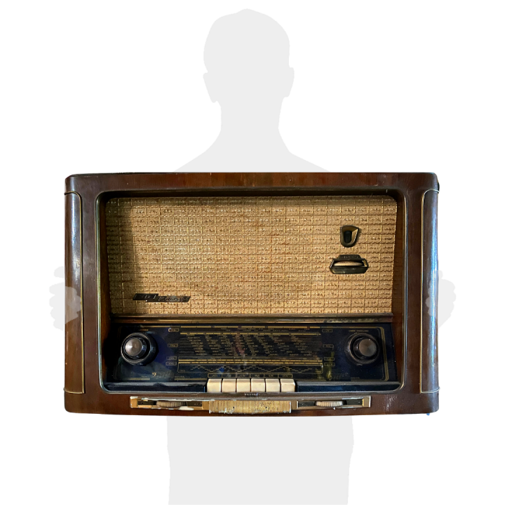 50s Wooden Radio - SG's Largest 50s Vintage Decor Rental