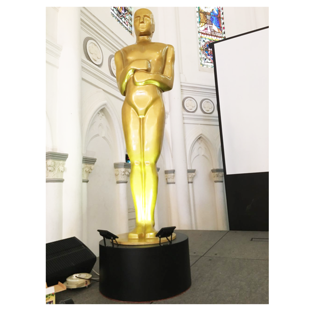 Oscar Statue - Sg's Largest Thematic Ballroom Props and DnD Decor ...