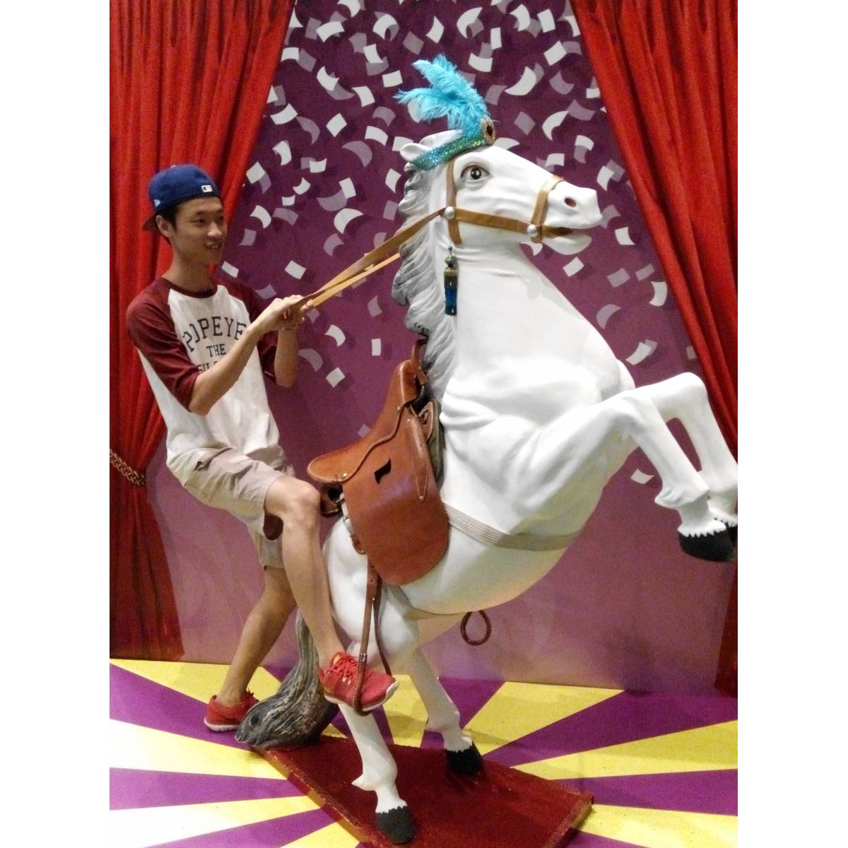 Carnival Horse Stage - SG's Largest Carnival Props and Centrepieces ...
