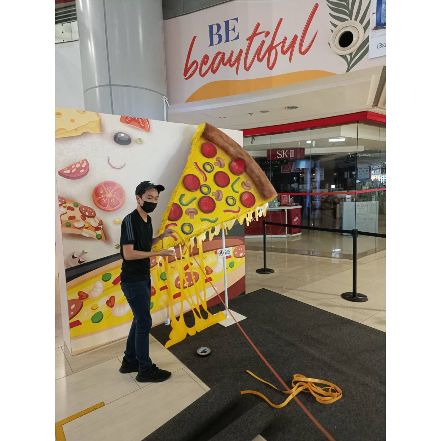 Giant Pizza - Around the world giant food props and displays rental in SG