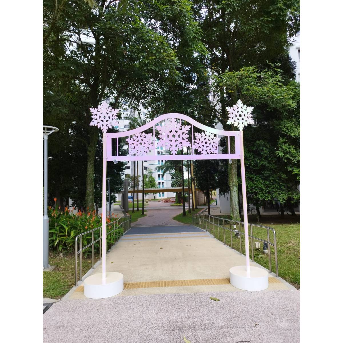 Iridescent Snowflake Arch - SG's Largest Event Arch and Entrance ...