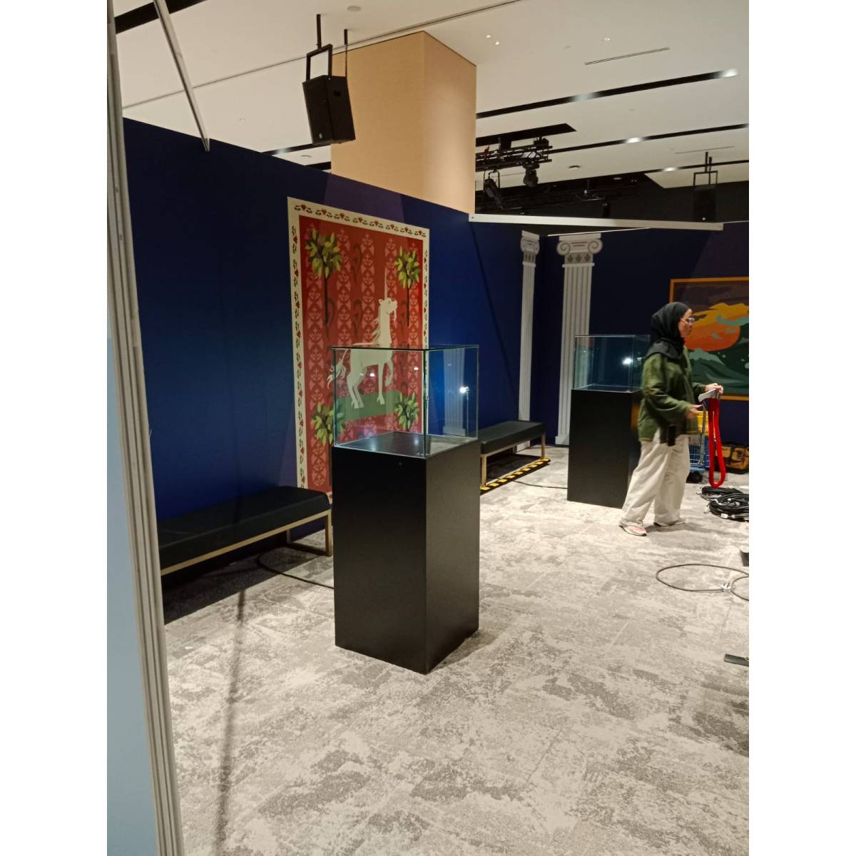 Product Display Showcase - Sg's Largest Store Display Cases and Show ...