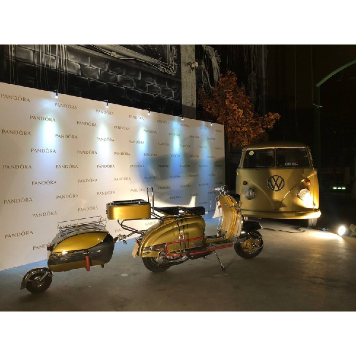 Chrome Gold Lambretta - Cool Classic Bikes and Vintage Bike Hire in SG