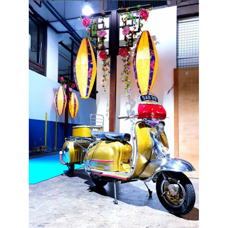 Chrome Gold Lambretta - Cool Classic Bikes and Vintage Bike Hire in SG
