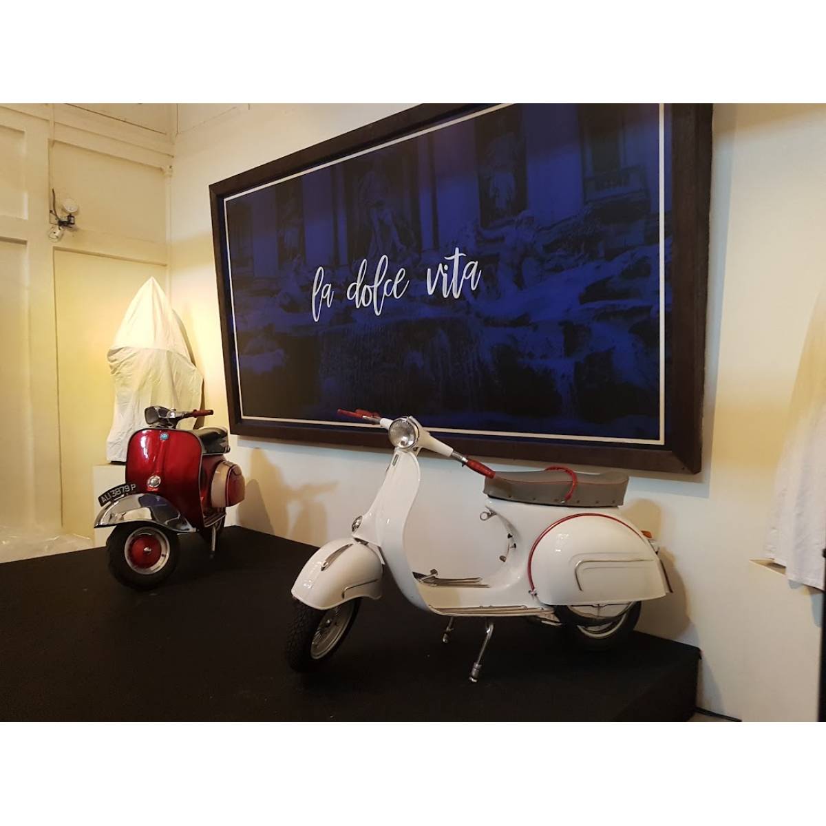 White Vespa - SG's Largest Online Vintage Bike Rental Platform